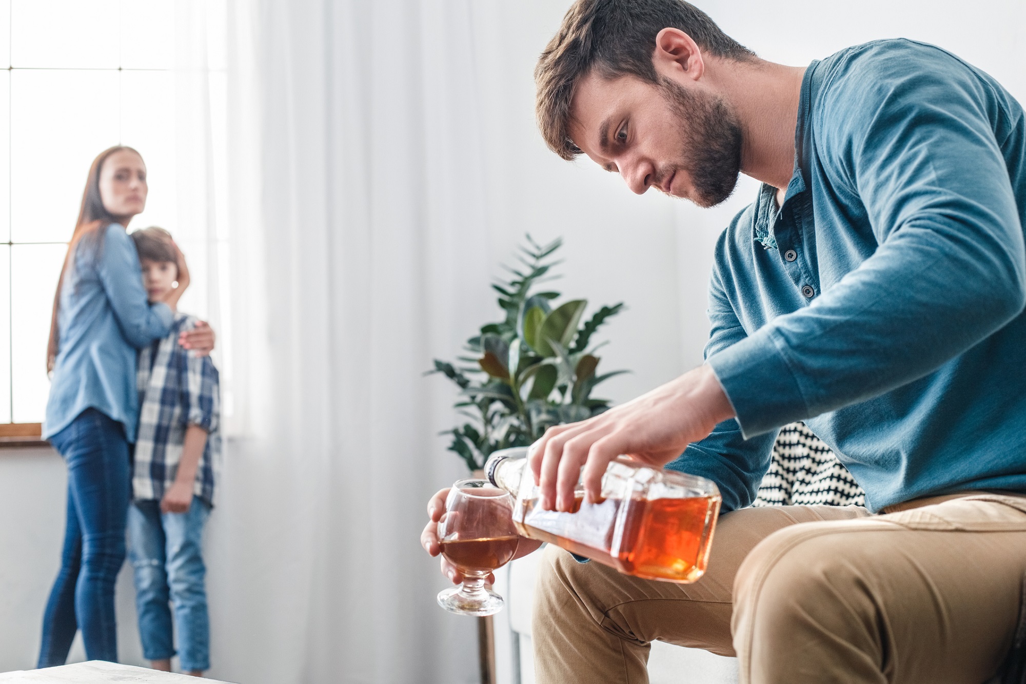 L'alcoolisme : un problème courant dans les familles ? Causes ...